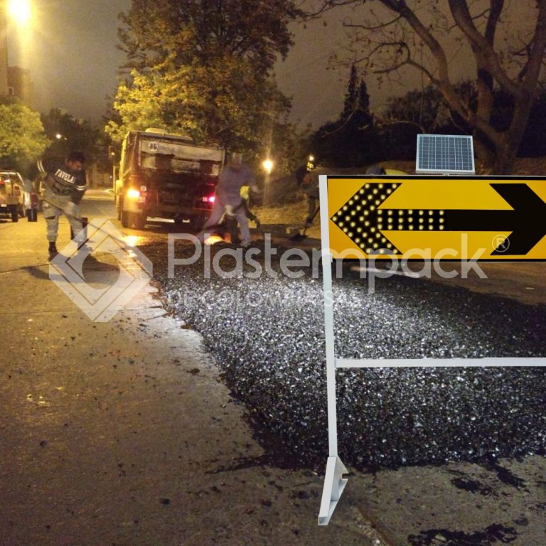 Flecha Luminosa Con Panel Solar y estructura