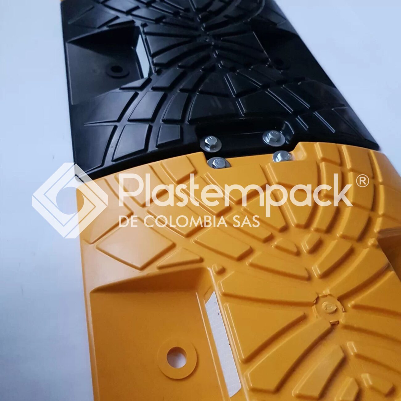 Resalto en Plástico / Nacional