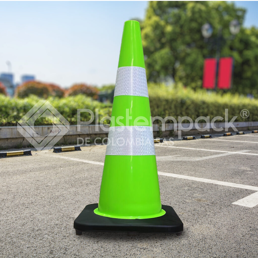 Cono Verde 70 CM Base Negra